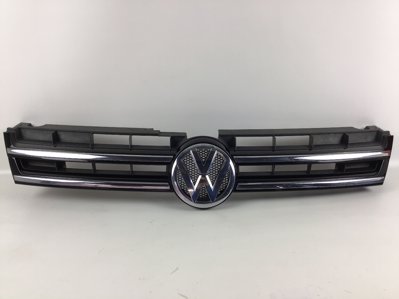 Front grille VW TOUAREG (7P5, 7P6) 3.0 V6 TDI 4390695 | B-Parts