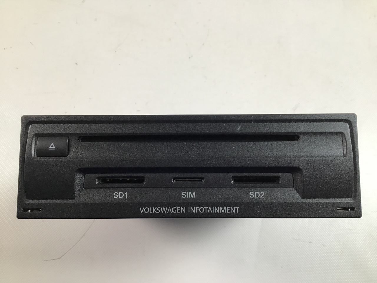 Radio VW TOUAREG (7P5, 7P6) 4.2 V8 TDI VW: 7P6035670C | B-Parts