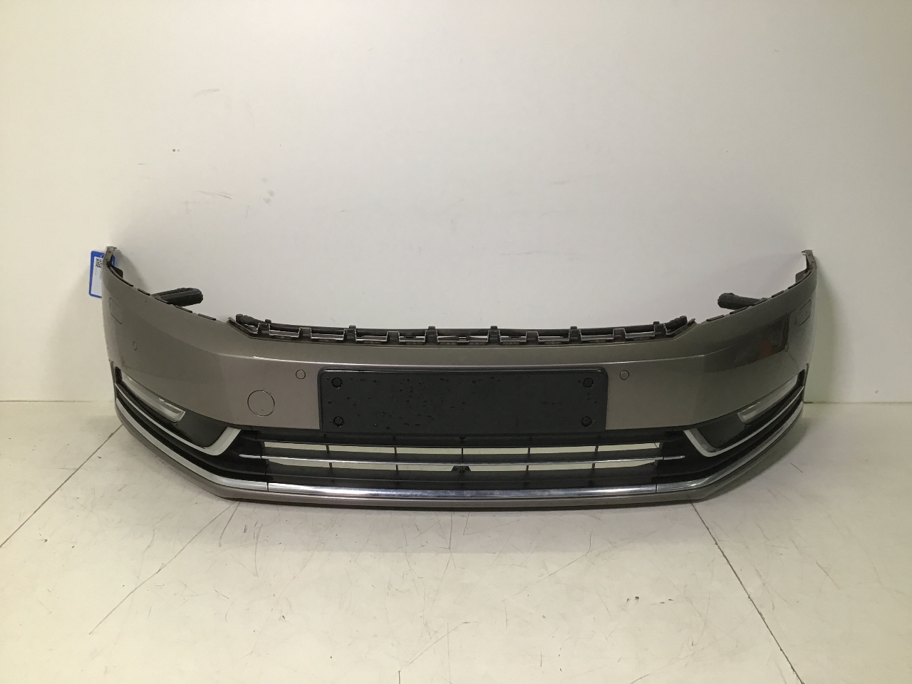 Front bumper VW PASSAT B7 (362) 2.0 TDI 4506549 | B-Parts