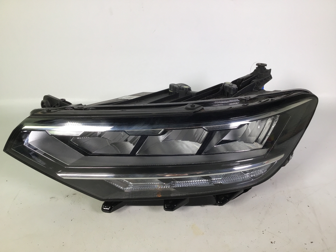Left headlight VW PASSAT B8 Variant (3G5, CB5) 1.5 TSI VW: 3G1941035P ...