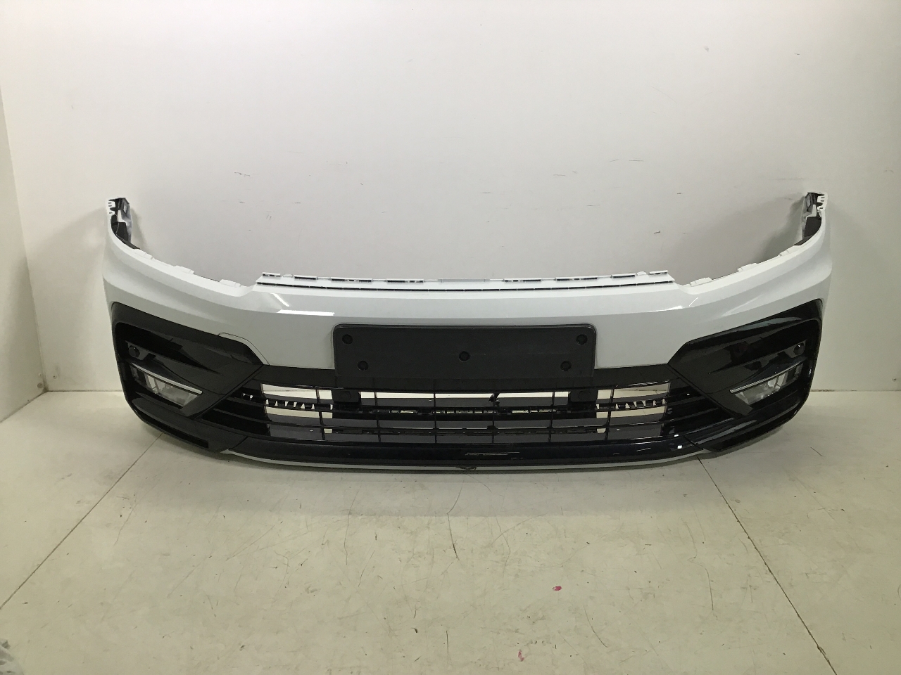 Paraurti anteriore VW TIGUAN (AD1, AX1) 1.6 TDI 7255925 | B-Parts