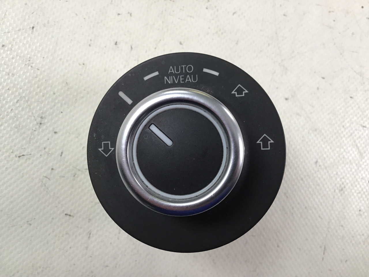 Switch VW TOUAREG (7P5, 7P6) 3.0 V6 TDI VW: 7P6927135A | B-Parts