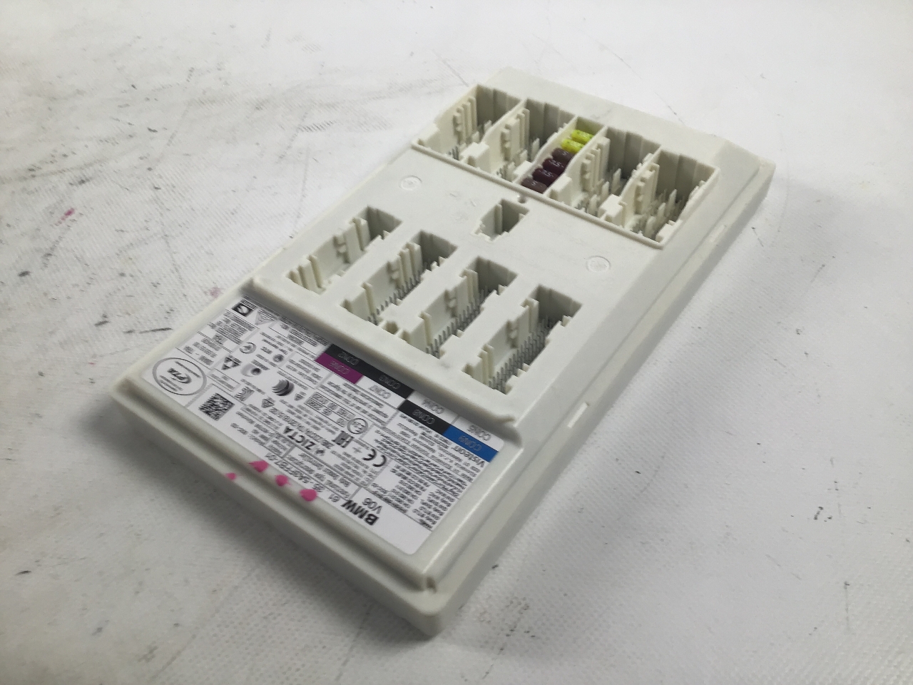 Fuse box BMW 1 (F40) 118 i 8629652 | B-Parts