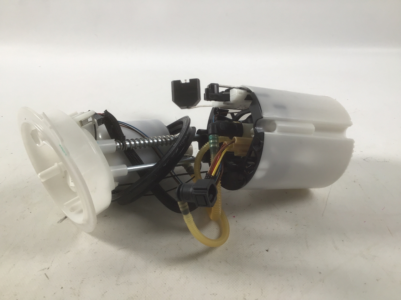 Fuel pump AUDI A6 C7 Avant (4G5, 4GD) RS6 performance quattro 9853829 ...
