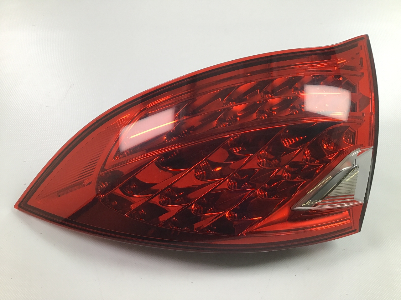 Right taillight PORSCHE CAYENNE (92A) 3.0 Diesel 5614234 | B-Parts