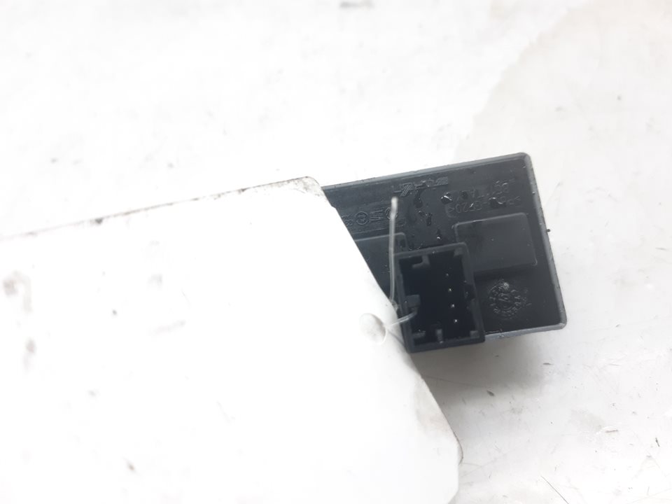 Left front window switch VW POLO (9N_) 1.9 SDI 7214352 | B-Parts