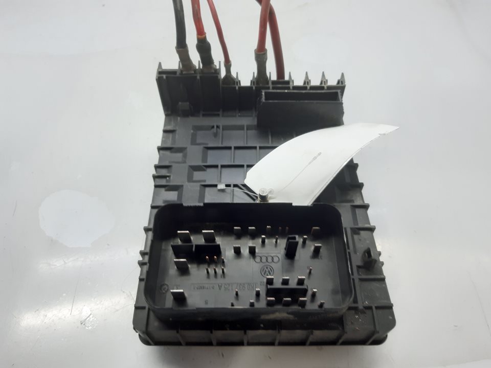 Fuse box VW GOLF V (1K1) 1.4 TSI 7658589 | B-Parts