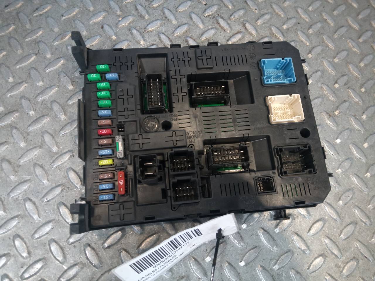 Fuse box CITROËN C4 Picasso I MPV (UD_) 13636757 | B-Parts