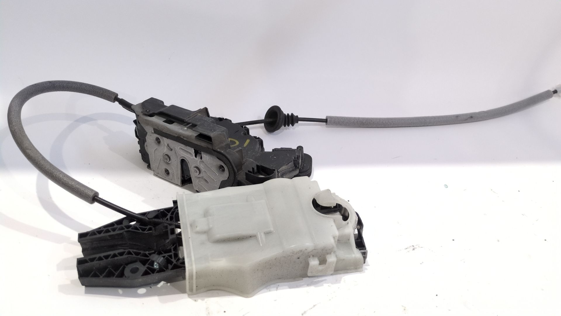 Front left lock SKODA OCTAVIA IV (NX3, NN3, PV3) 2.0 TDi 26411368 | B-Parts