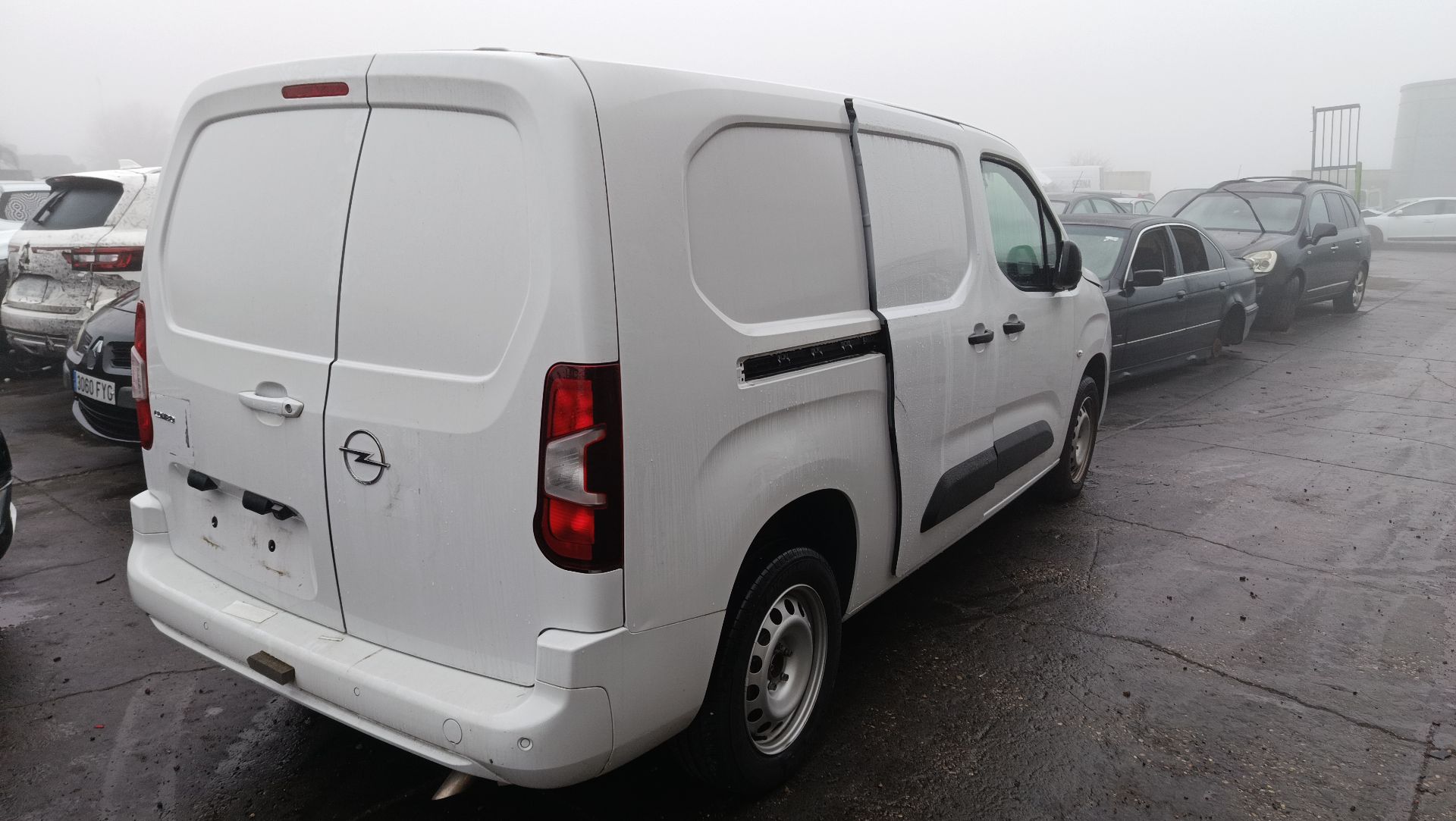 Pare-chocs arrière OPEL COMBO E Tour / Life (K9) 31337991 | B-Parts