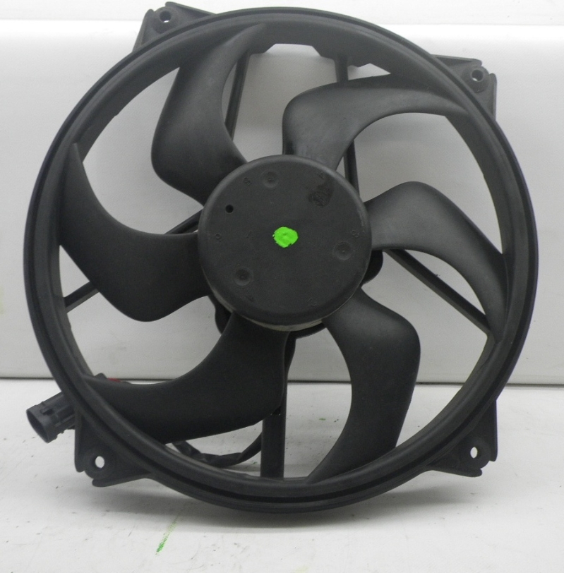 Radiator fan PEUGEOT 307 SW (3H) 2.0 HDI 110 3009431 | B-Parts