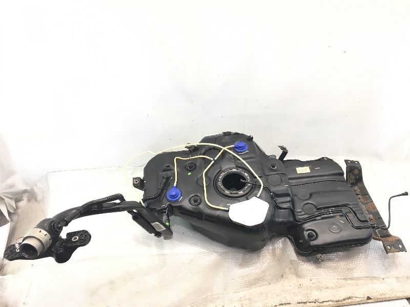 Fuel tank AUDI Q5 (8RB) 3.2 FSI quattro 11111602 | B-Parts