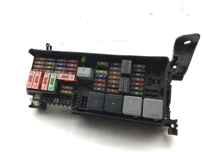 Fuse box MERCEDES-BENZ M-CLASS (W164) ML 280 CDI 4-matic (164.120 ...