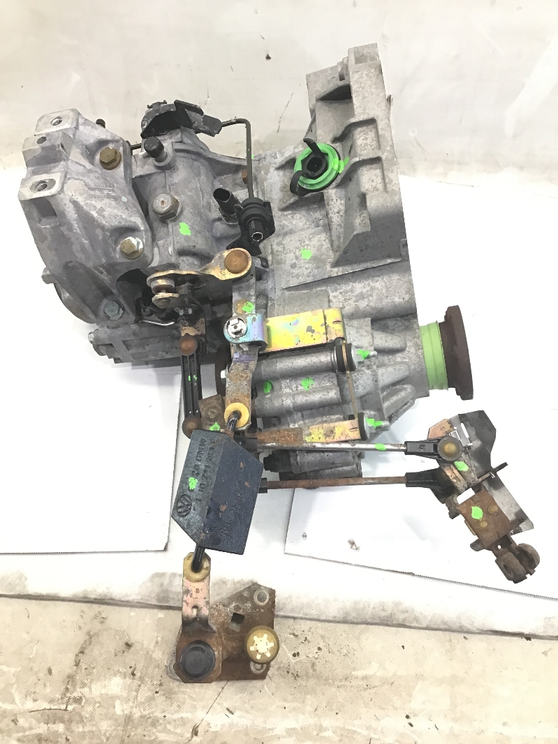 Gearbox VW GOLF IV (1J1) 1.4 16V 13237196 | B-Parts