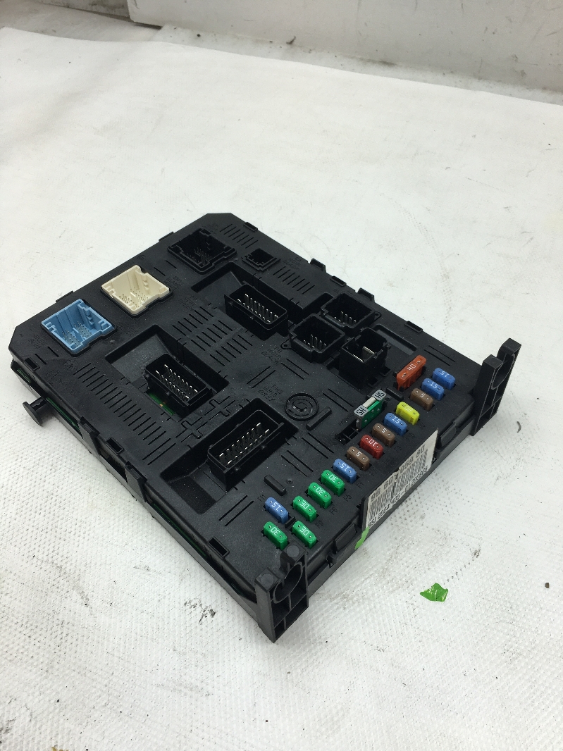 Fuse box PEUGEOT 307 Break (3E) 1.6 HDi 110 10077255 | B-Parts