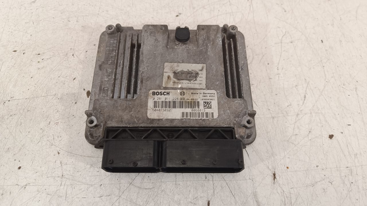 Engine control unit (ECU) IVECO DAILY III Van 35 S 13 V,35 C 13 V ...
