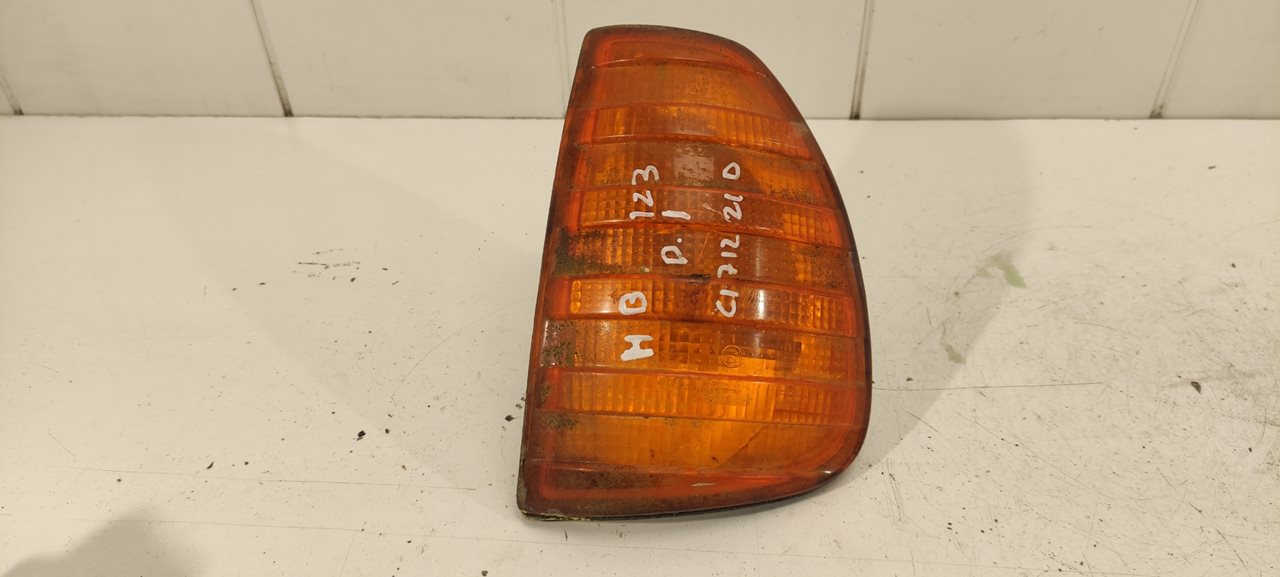 Left front indicator MERCEDES-BENZ 123 Saloon (W123) 240 D (123.123 ...