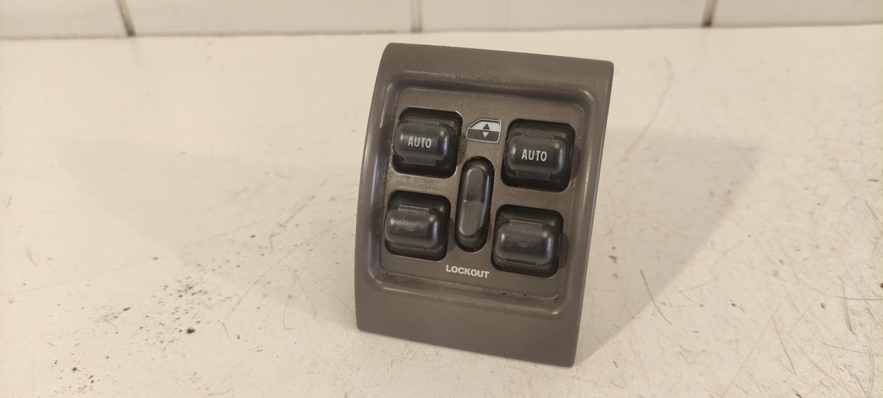 Left front window switch CHRYSLER PT CRUISER (PT_) 1.6 9539885 | B-Parts