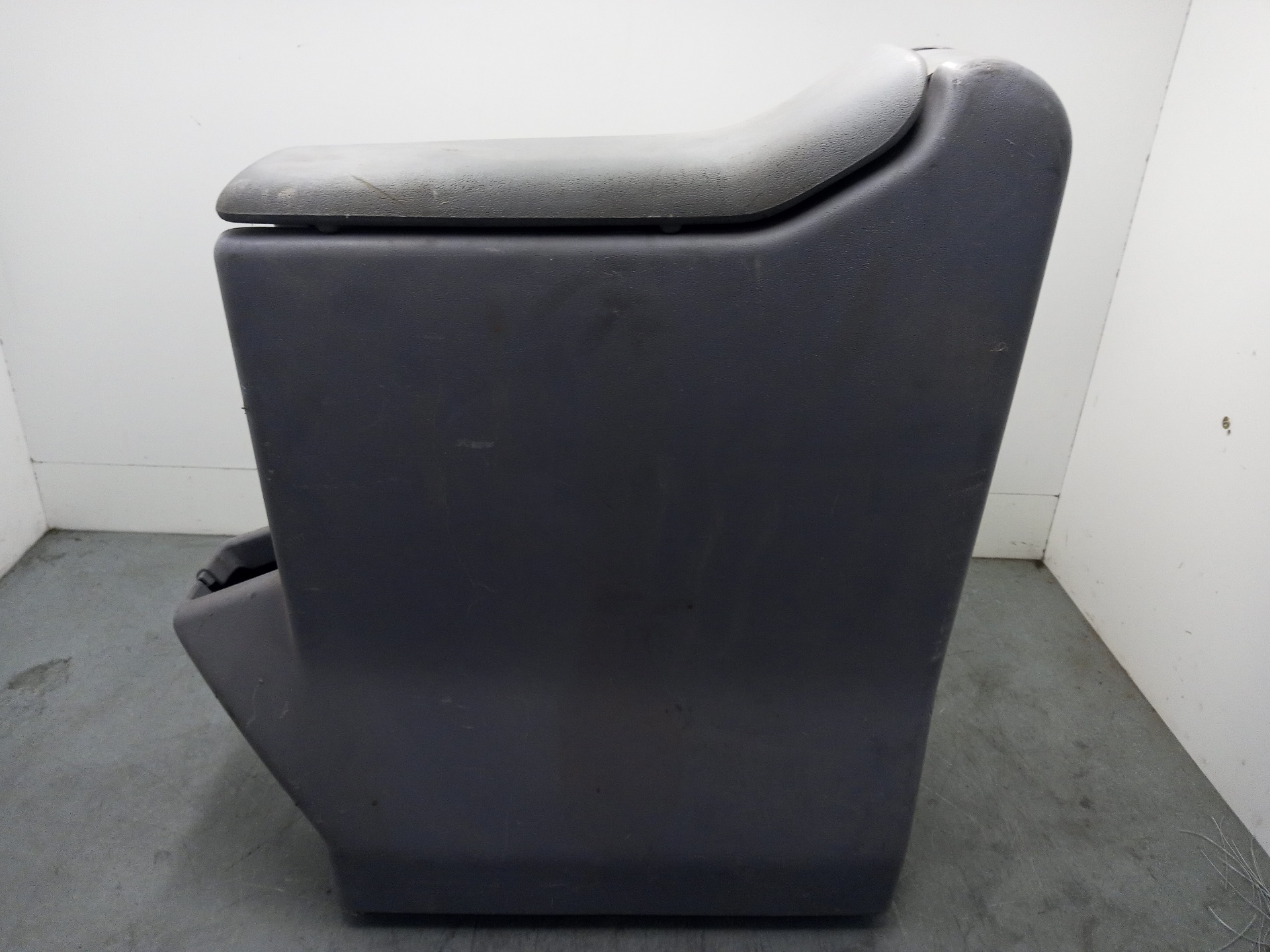 Armrest / Center console MERCEDES-BENZ SPRINTER 2-t Van (B901, B902 ...