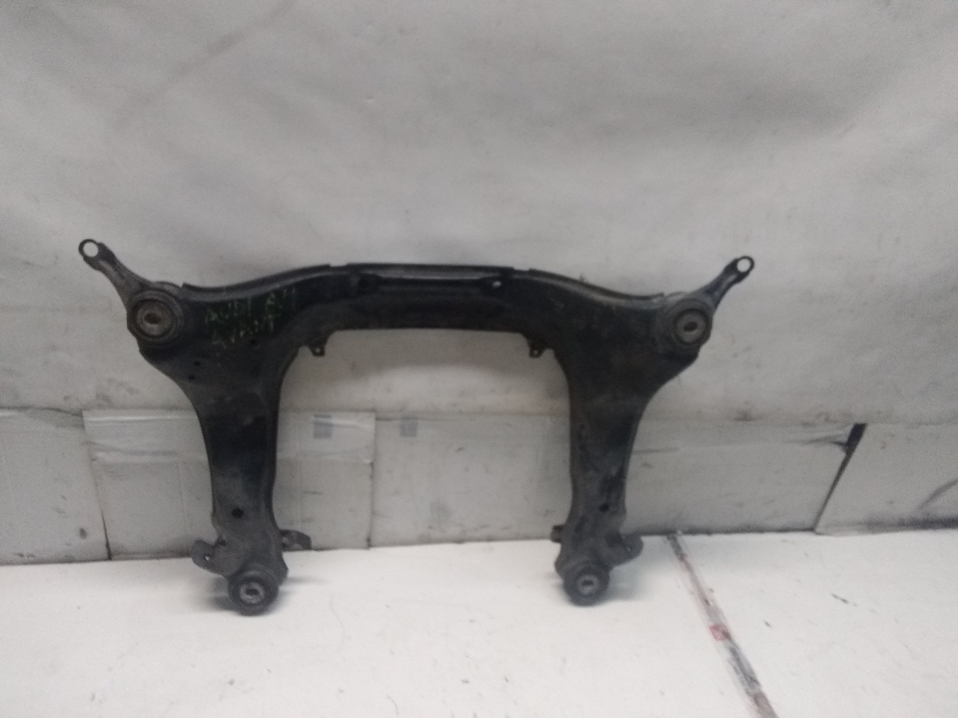 Berceau moteur AUDI A4 B7 Avant (8ED) 16185636 | B-Parts