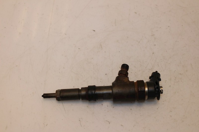 Injector PEUGEOT 206 Hatchback (2A/C) 1.4 HDi eco 70 16075234 | B-Parts