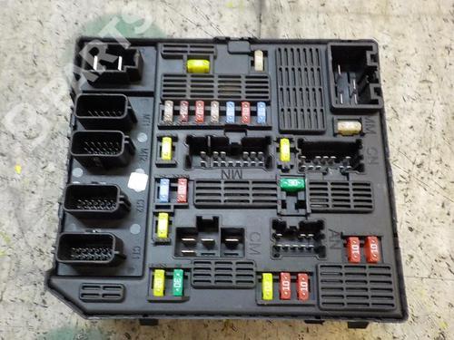 Fuse box RENAULT FLUENCE (L3_) 1.5 dCi (L30B) 3855281 | B-Parts