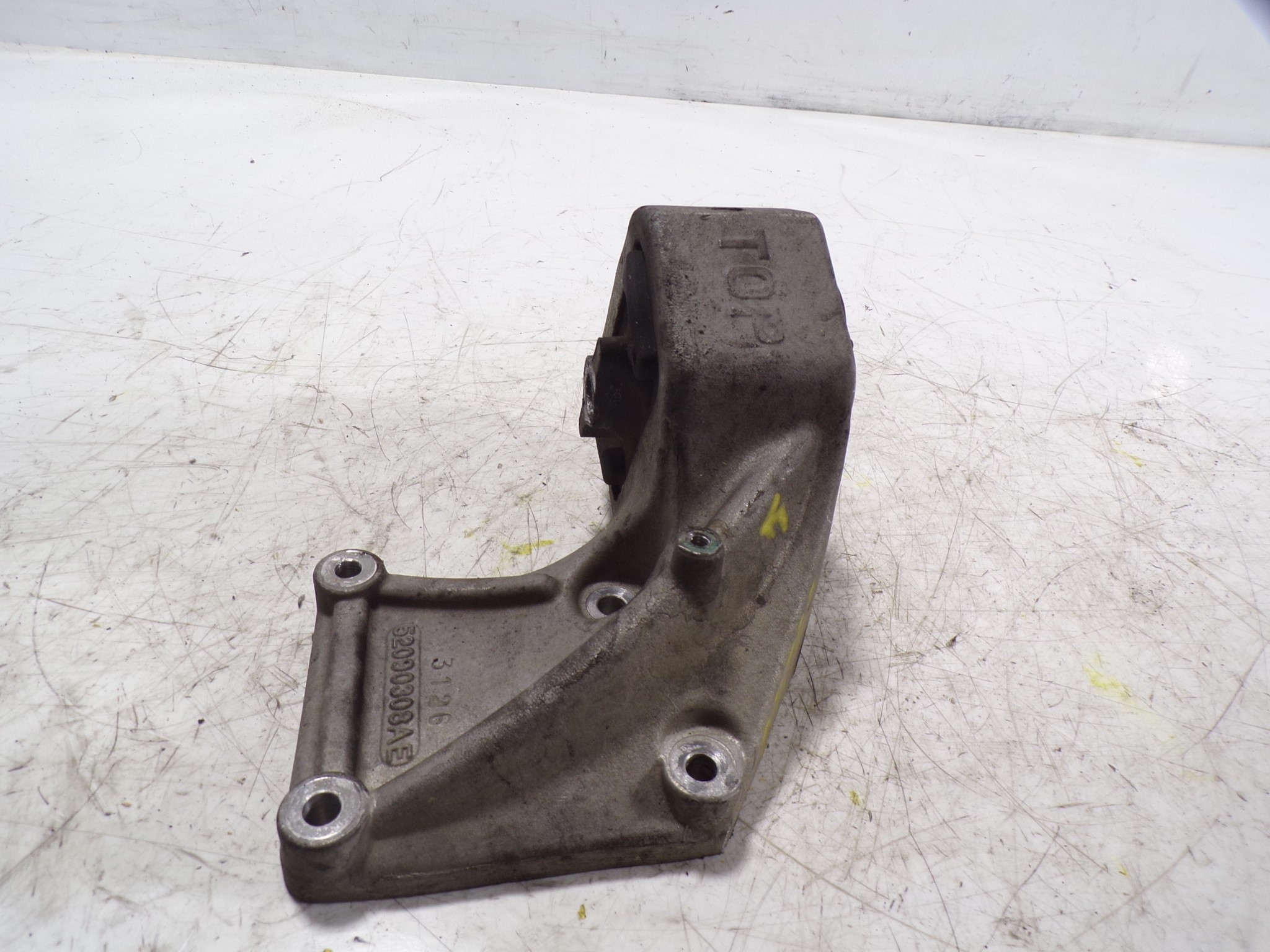 Engine mount JEEP COMMANDER (XK, XH) 3.0 CRD 4x4 9091025 | B-Parts