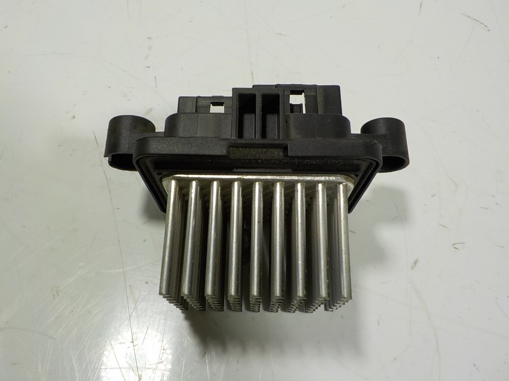 Heater resistor LAND ROVER DISCOVERY SPORT (L550) 13396211 | B-Parts