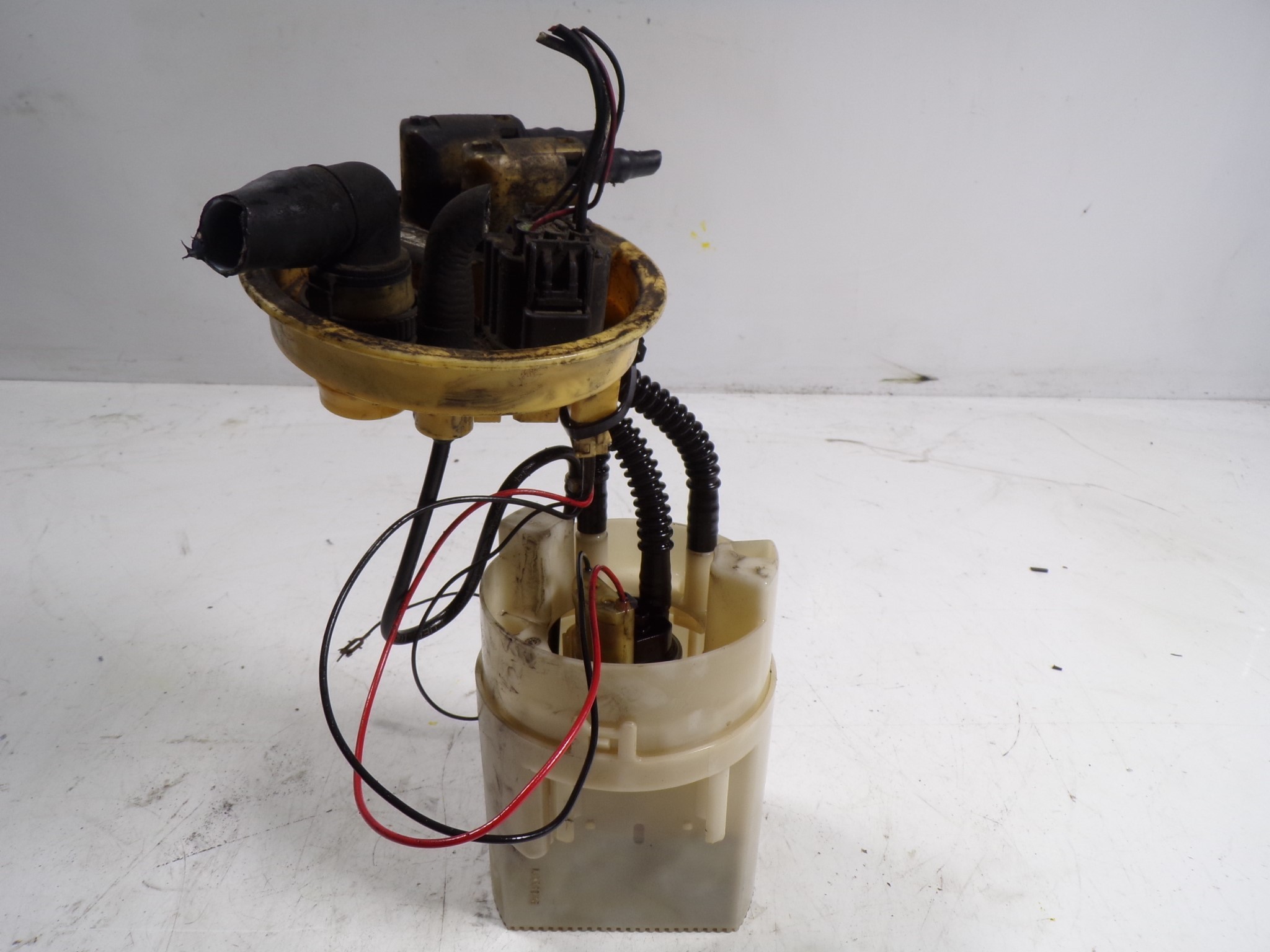 Fuel pump LAND ROVER RANGE ROVER SPORT I (L320) 2.7 D 4x4 7452308 | B-Parts