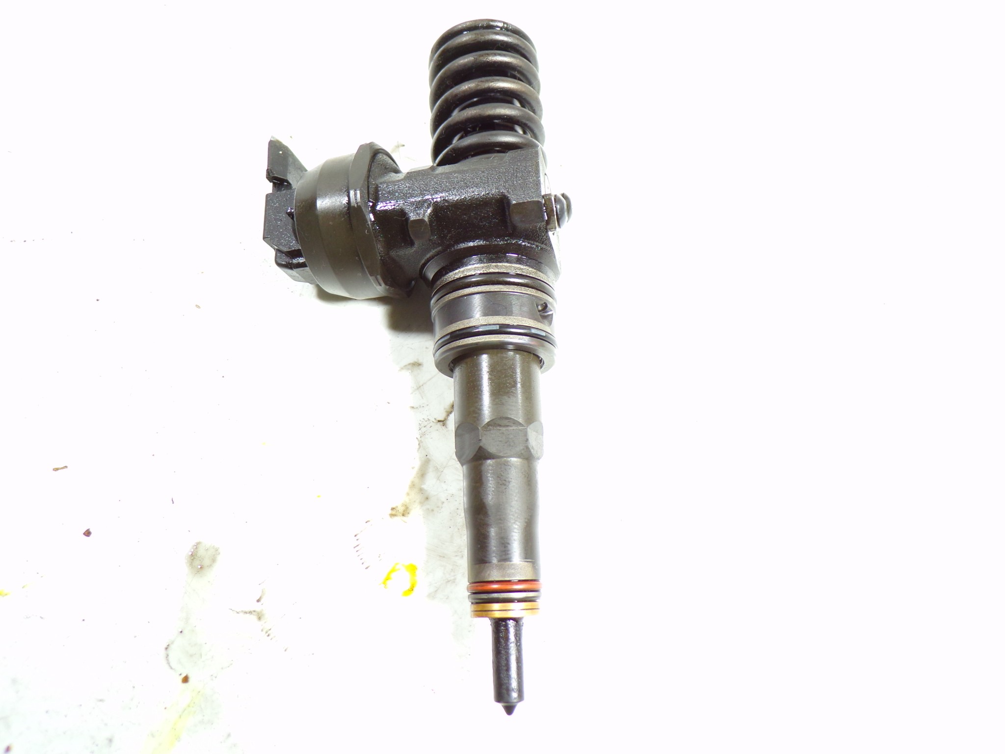 Injector VW PASSAT B6 Variant (3C5) 1.9 TDI 8134375 | B-Parts