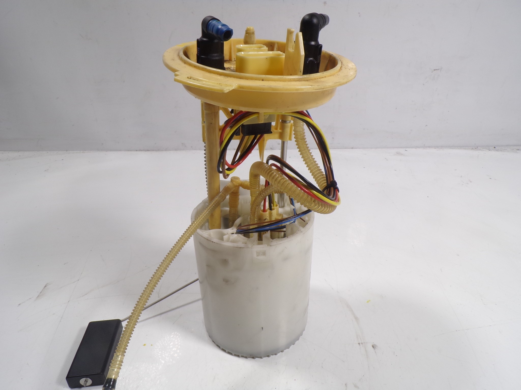 Fuel pump AUDI Q3 (8UB, 8UG) 2.0 TDI 6979748 | B-Parts