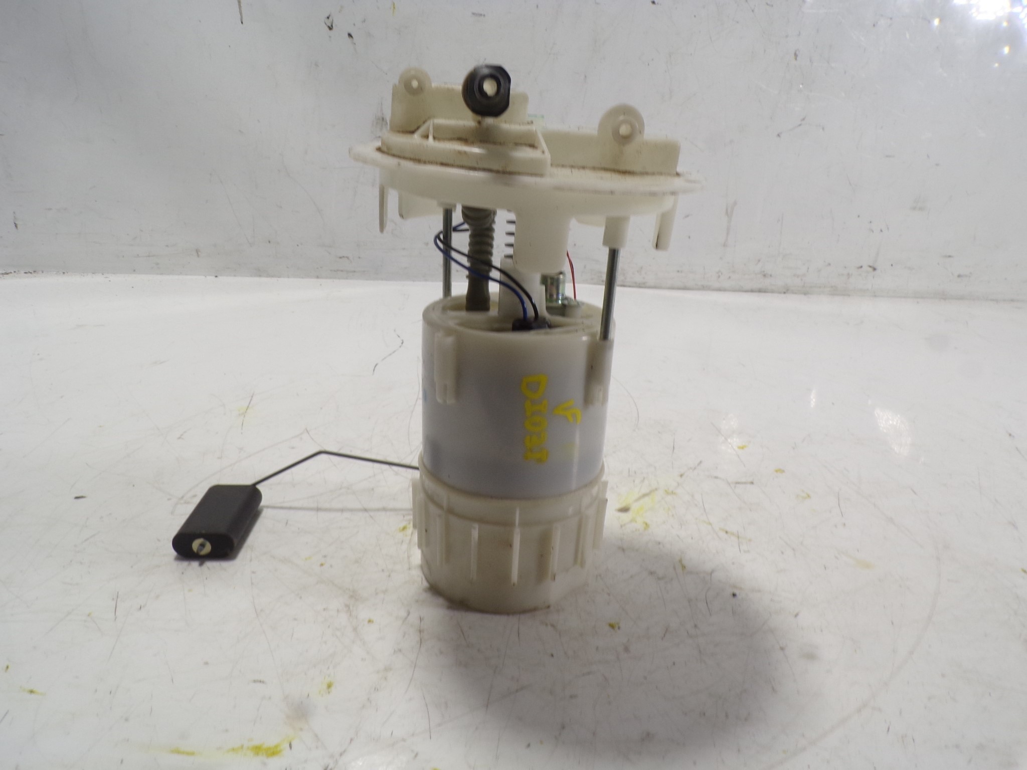 Fuel pump PEUGEOT 208 I (CA_, CC_) 1.0 9122317 | B-Parts