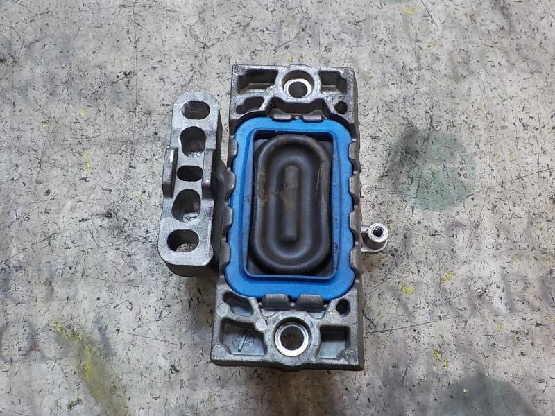 Engine mount VW PASSAT B6 (3C2) 2.0 TDI 16V 9081168 | B-Parts