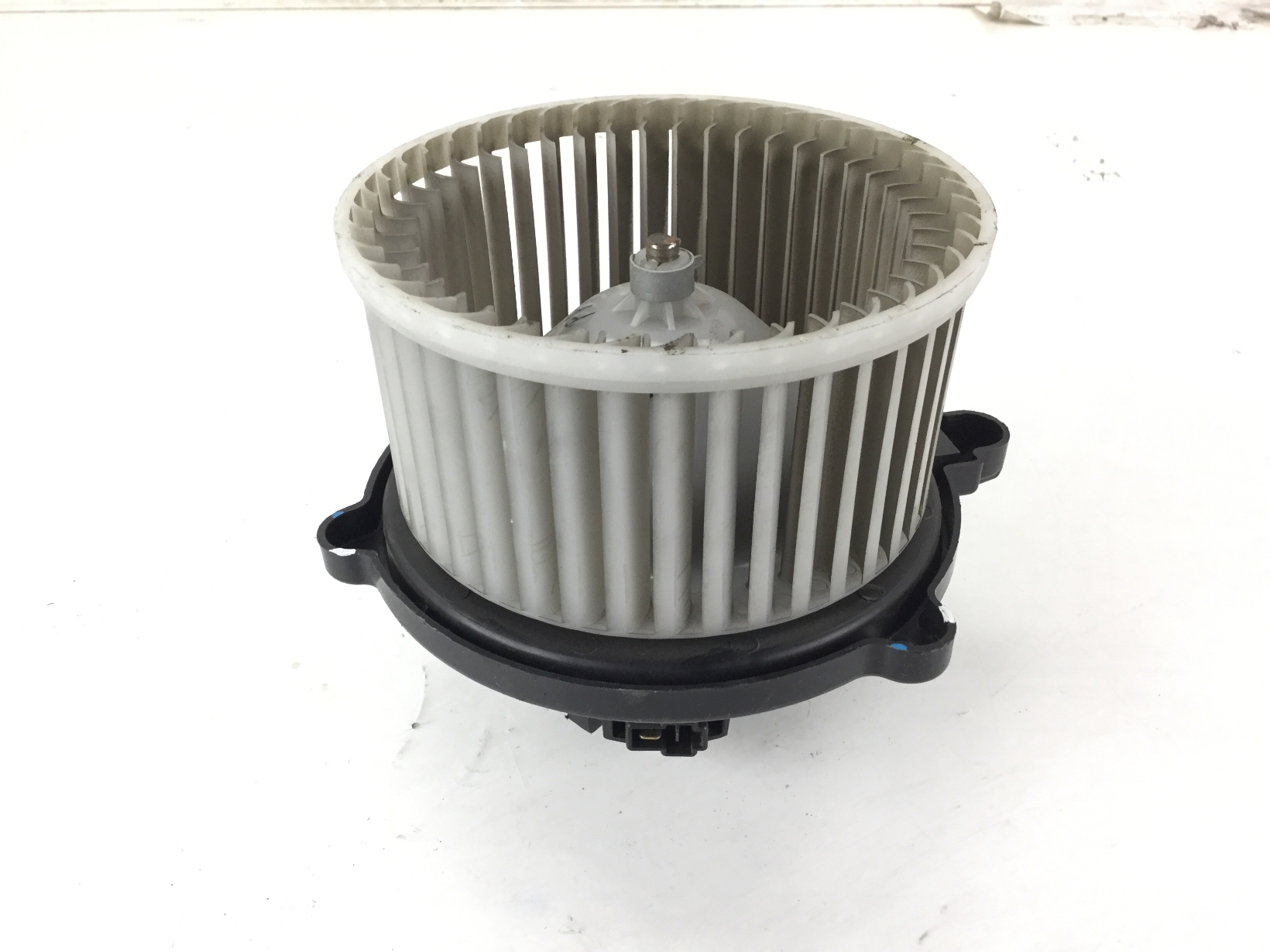 Heater blower motor KIA CARNIVAL II (GQ) 2.5 V6 4082347 | B-Parts