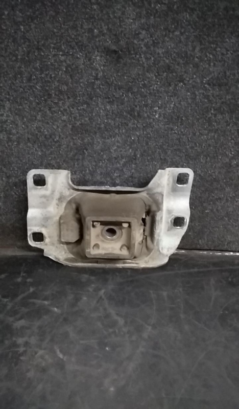 Engine mount VOLVO V50 (545) 2.0 D 5853001 | B-Parts