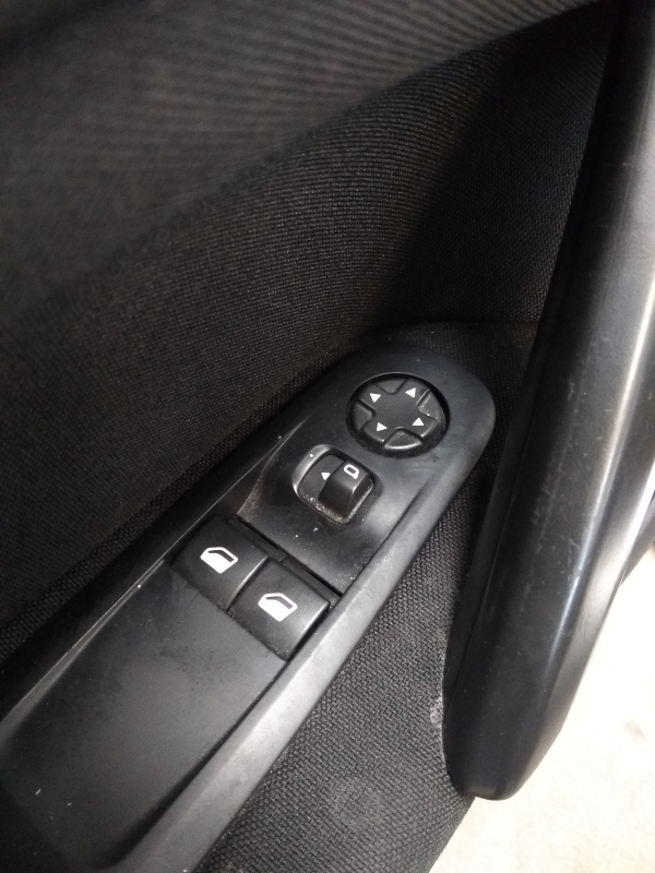 Switch PEUGEOT 308 I (4A_, 4C_) 1.6 HDi 95835T02 | B-Parts