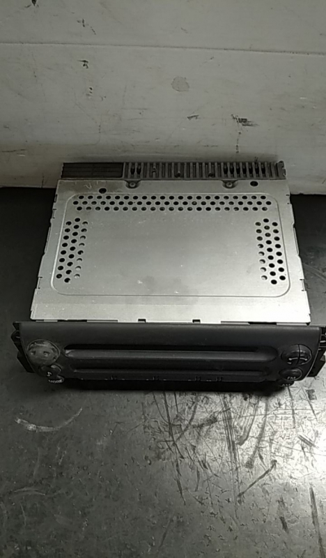 Radio MINI MINI (R50, R53) One 6512697689003 | B-Parts