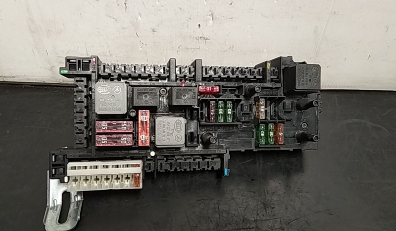 Fuse box MERCEDES-BENZ C-CLASS (W204) C 180 CDI (204.000) 4487523 | B-Parts