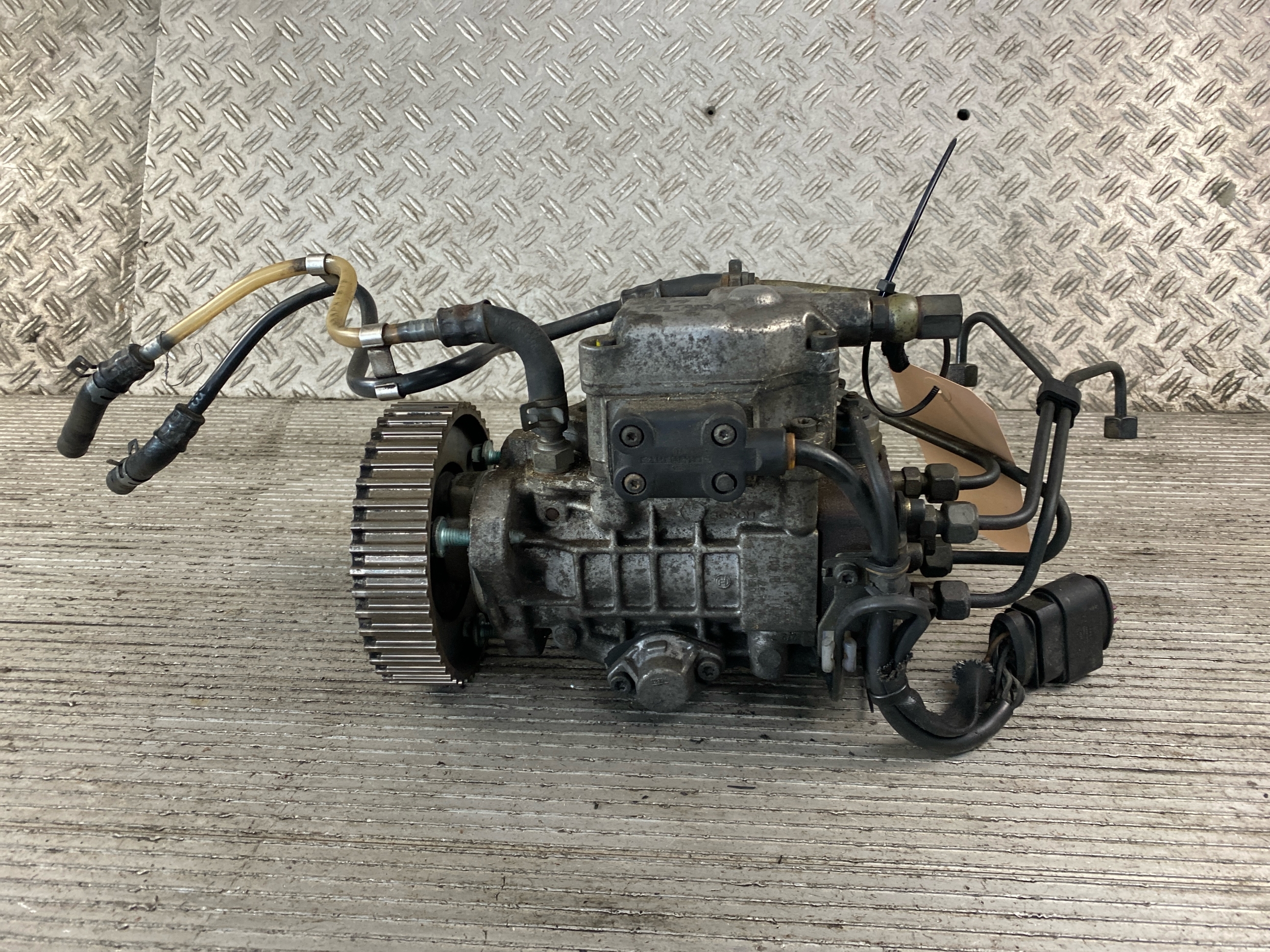Pompe à injection AUDI A3 (8L1) 1.9 TDI 16435313 | B-Parts