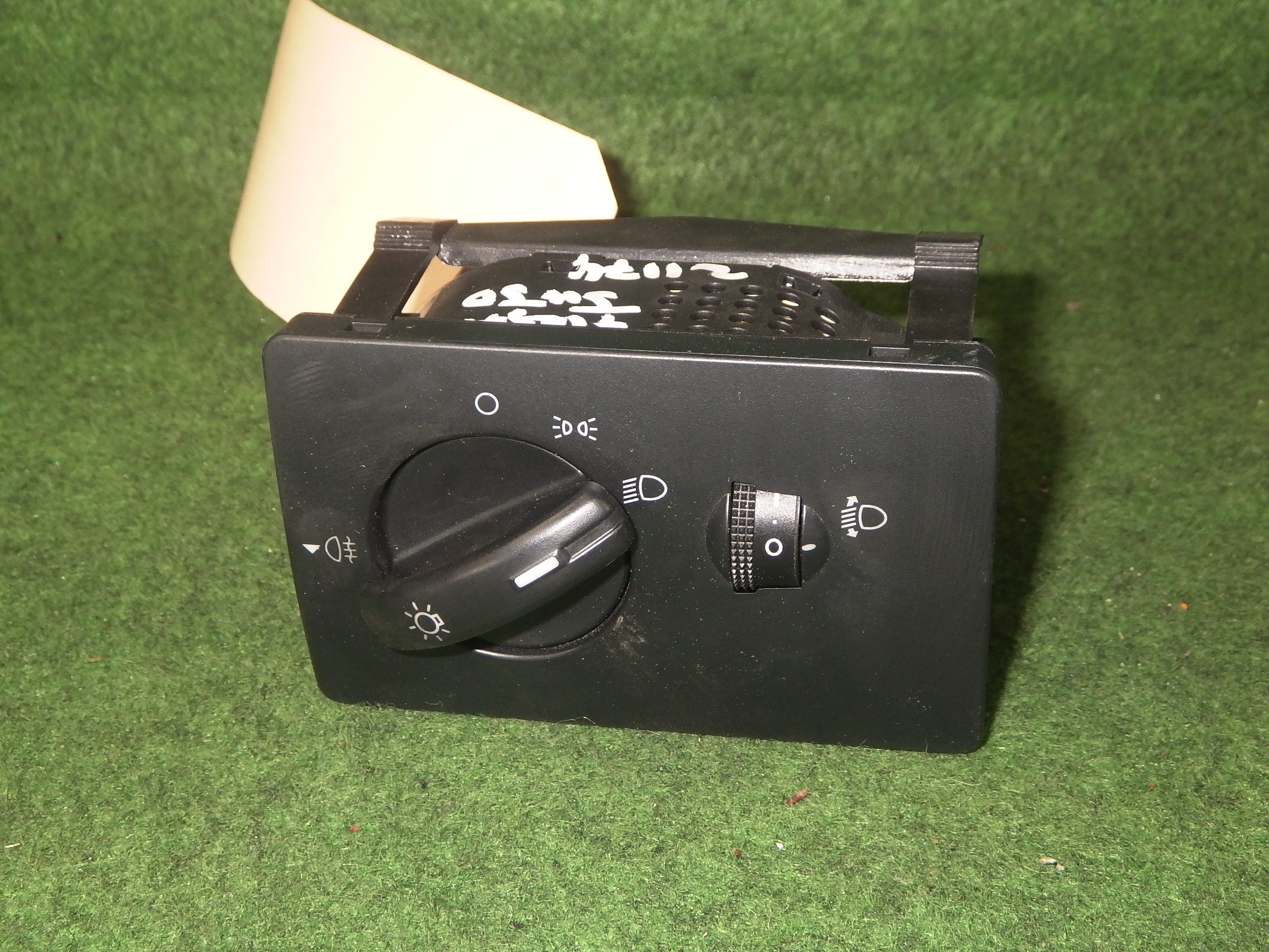 Switch FORD FIESTA V (JH_, JD_) 1.3 7463300 | B-Parts