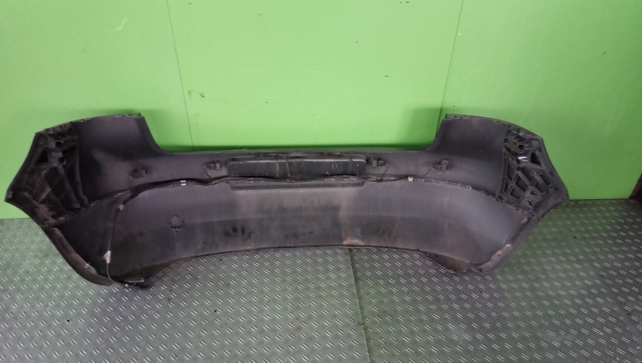 Rear bumper VW GOLF V (1K1) 1.9 TDI VW: 1K6807417A GRU , : 1K6807433 ...