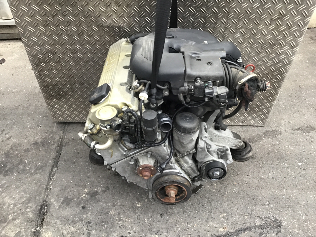 Motore BMW 3 (E46) 318 i 11568041 | B-Parts