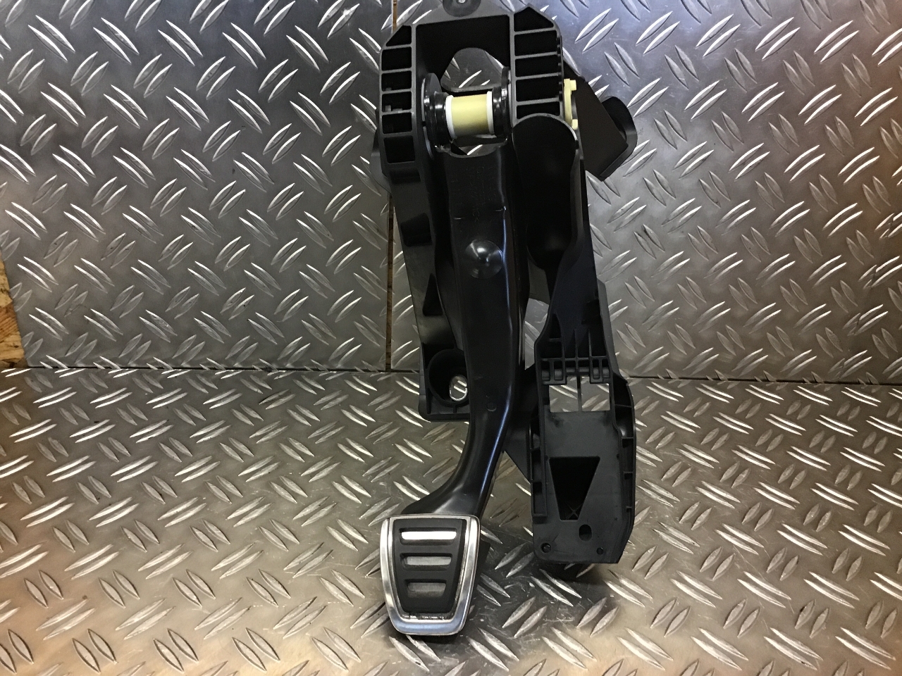 Pedal VW GOLF VII Variant (BA5, BV5) 1.6 TDI 5677166 | B-Parts