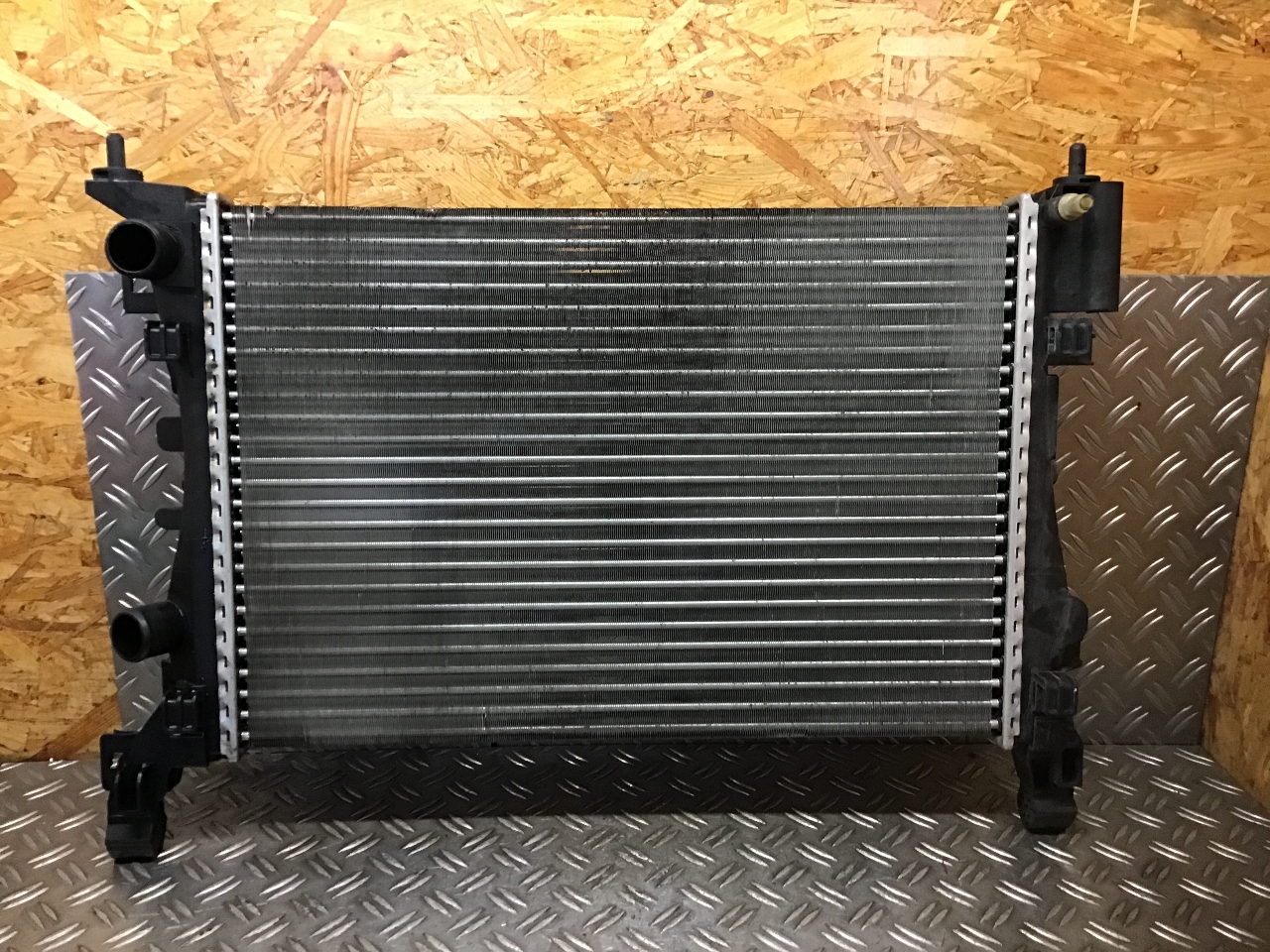 Water radiator OPEL CORSA D (S07) 1.0 (L08, L68) 9622047 | B-Parts