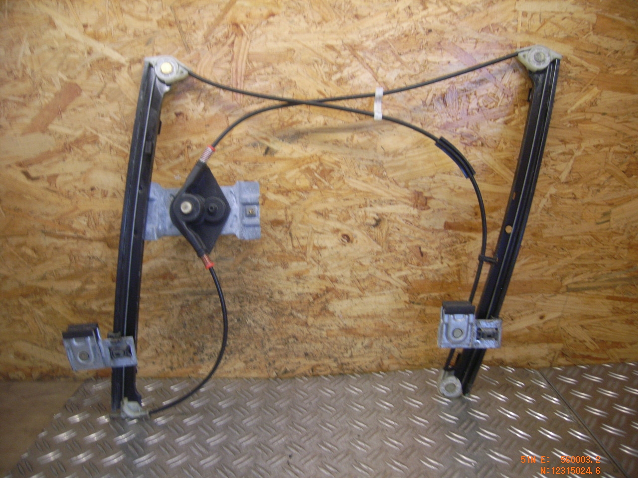Front left window mechanism VW GOLF III (1H1) 1.8 | B-Parts