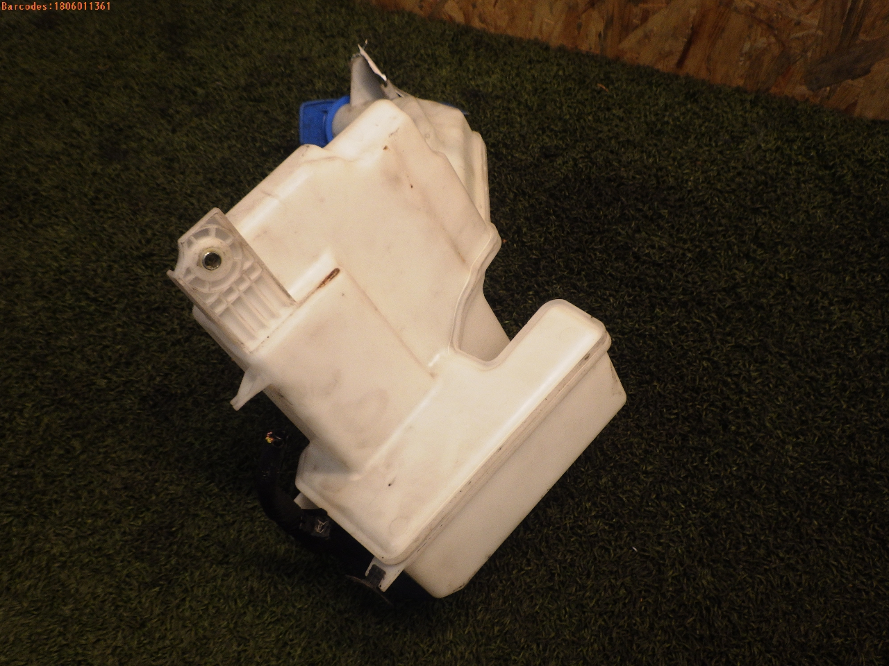 Windscreen washer tank VW PASSAT B7 Variant (365) 2.0 TDI 5066747 | B-Parts