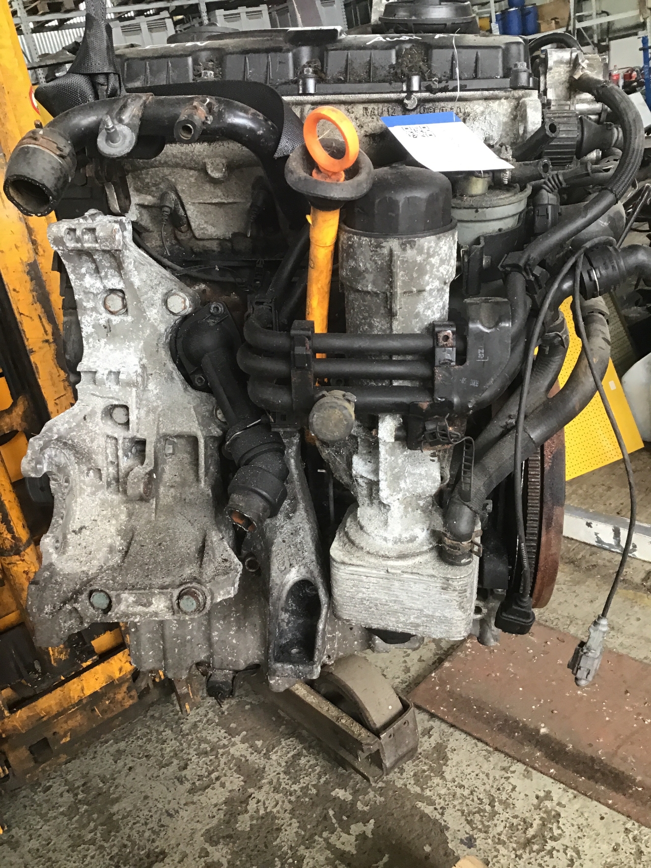 Engine AUDI A4 B7 Avant (8ED) 2.0 TDI 5866936 | B-Parts