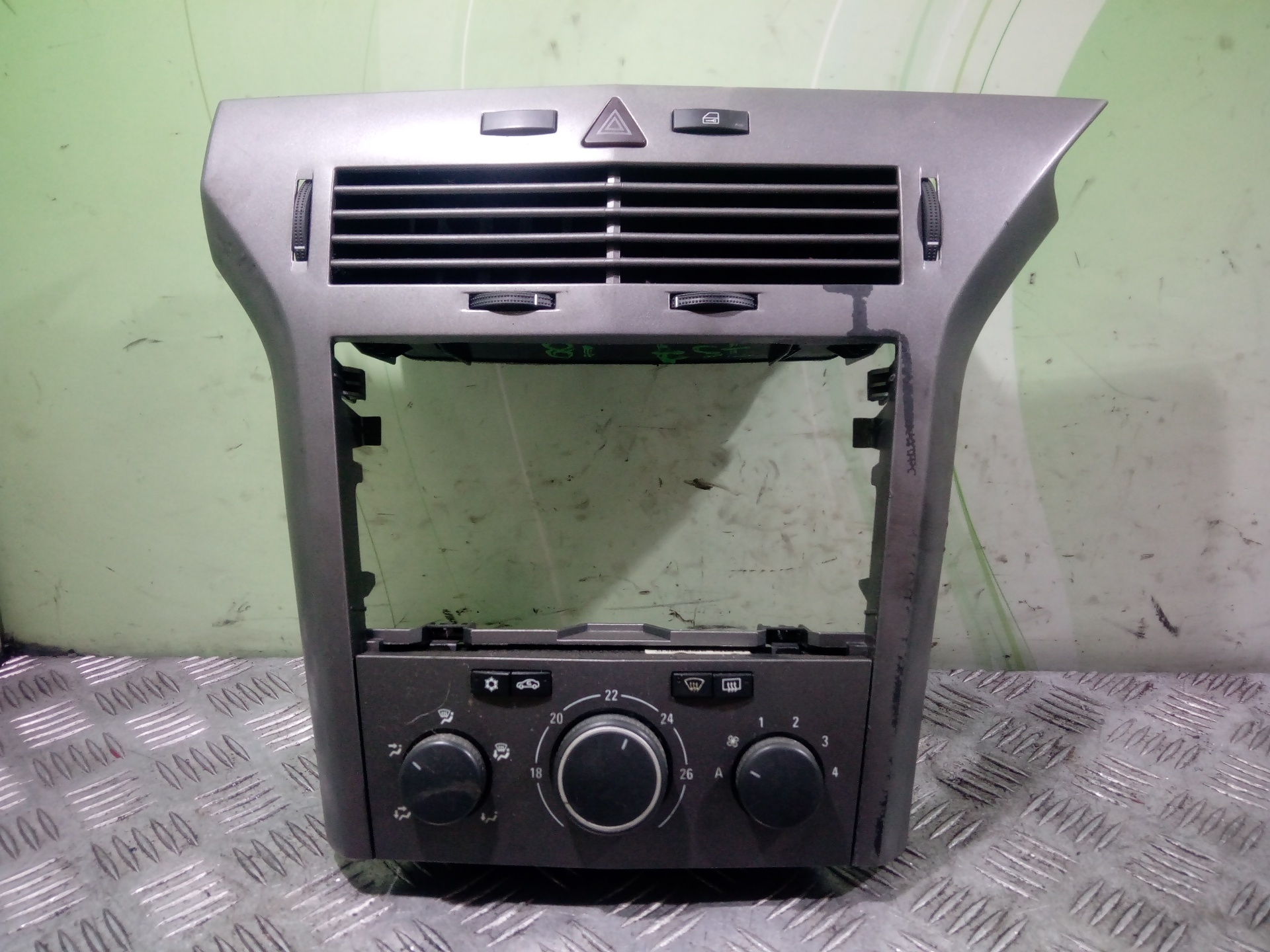 Klimabedienteil OPEL ASTRA H Estate (A04) 10278784 | B-Parts
