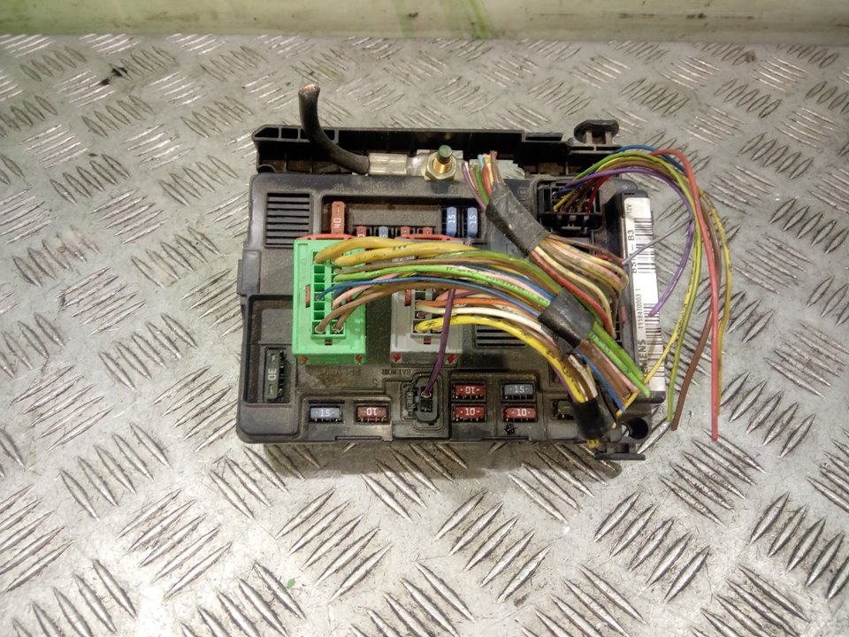 Fuse box CITROËN C2 (JM_) 9717511 | B-Parts