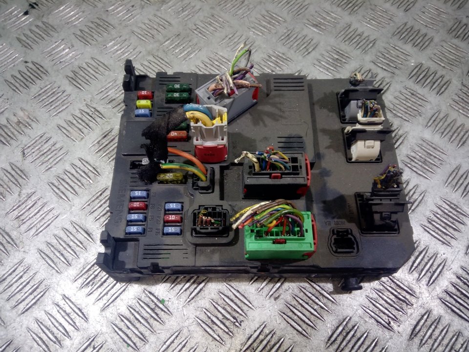 Fuse box CITROËN C2 (JM_) 9717509 | B-Parts